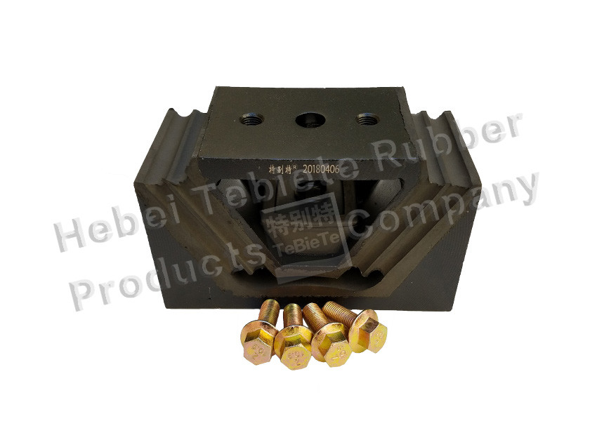 Heavy Truck Rear Engine Mount Bracket NR Rubber Material OEM Service